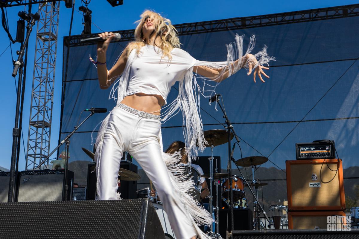 Starcrawler Release Acidic, High Energy New Single ”Roadkill” - Grimy ...