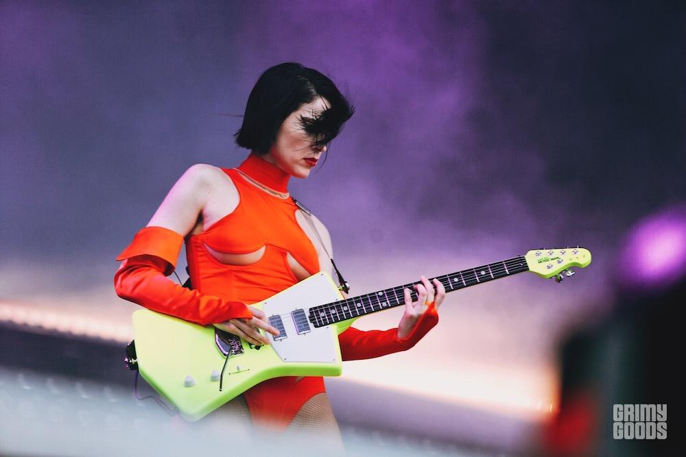 Stream St. Vincent's "fast" version of "Slow Disco" - Grimy Goods ...