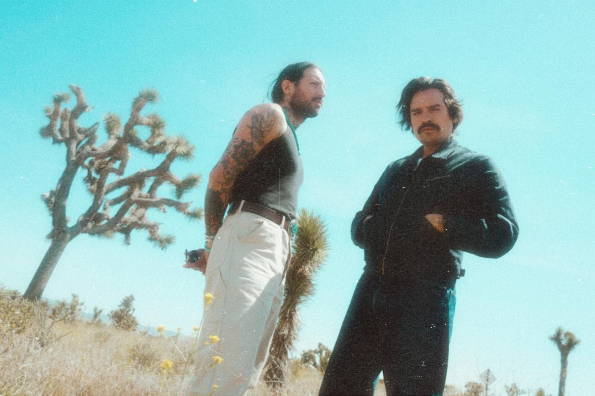 Hermanos Gutiérrez Hypnotize with their Guitars on New Single and Video ...