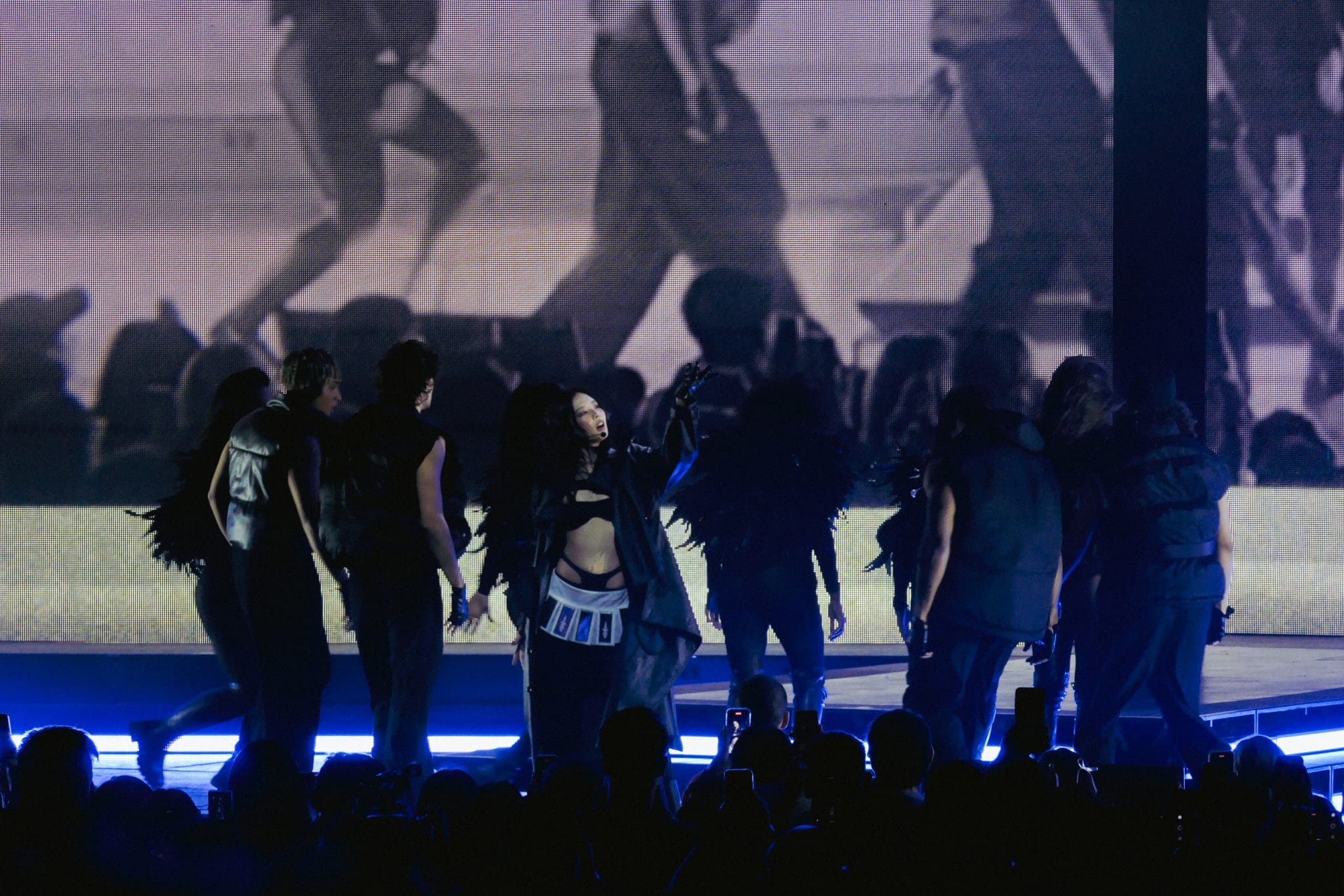 Review: BLACKPINK's JENNIE makes her Ruby solo debut at Peacock Theater ...