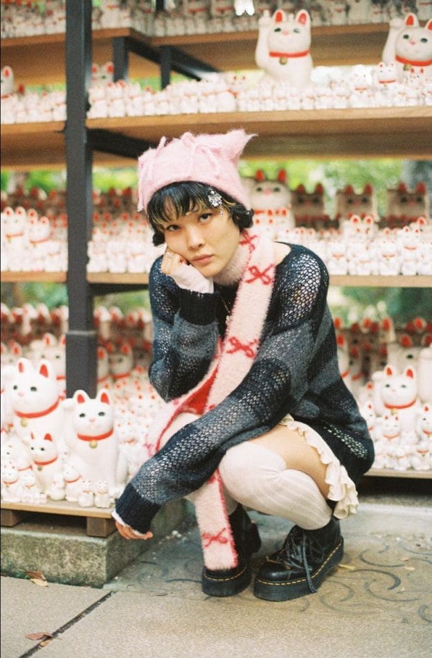 An Interview with singer-songwriter and guitarist, Mei Semones - Grimy ...