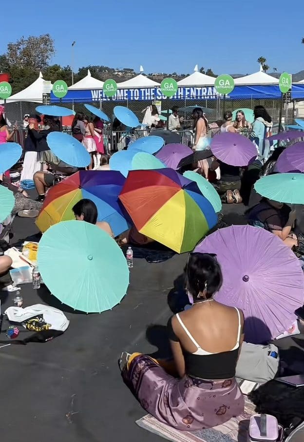 Chappell Roan provides water, parasols, bathrooms, and more amenities ...