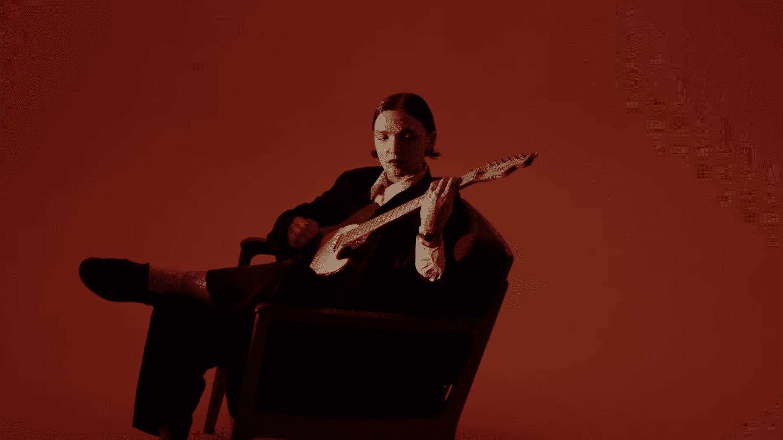 Olive Jones Trades Vintage Warmth for Indie Funk-Fueled Fire on New ...