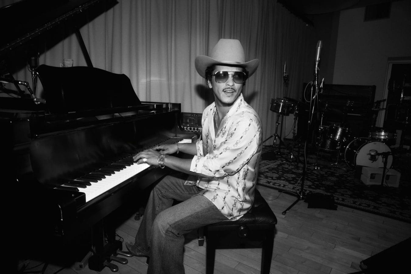 Bruno Mars Announces Two Shows in Los Angeles — Artist Presale Sign Up ...